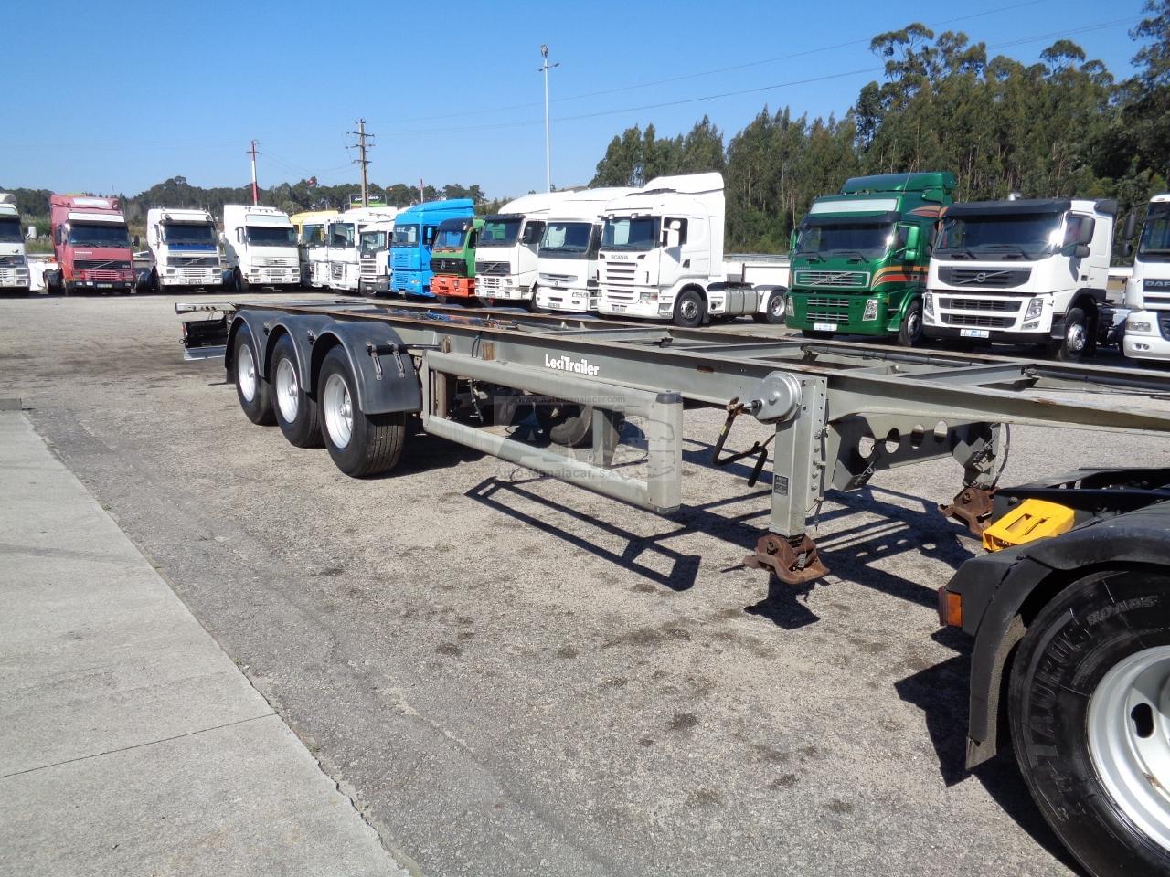 SEMI-REBOQUE LECITRAILER LTP-3ES EM CHASSI - AutoManaiaCar S.A ...